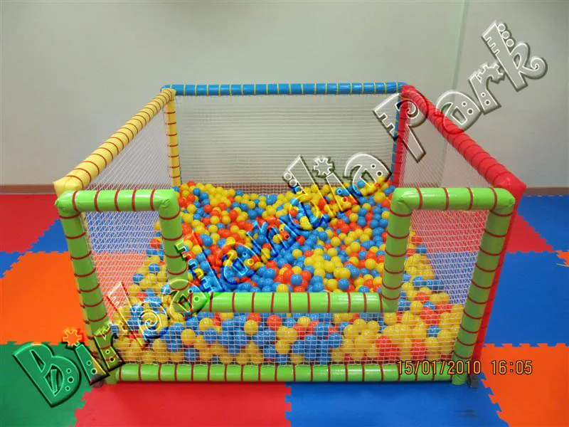 Piscina con palline a Playground - Birbalandia Park